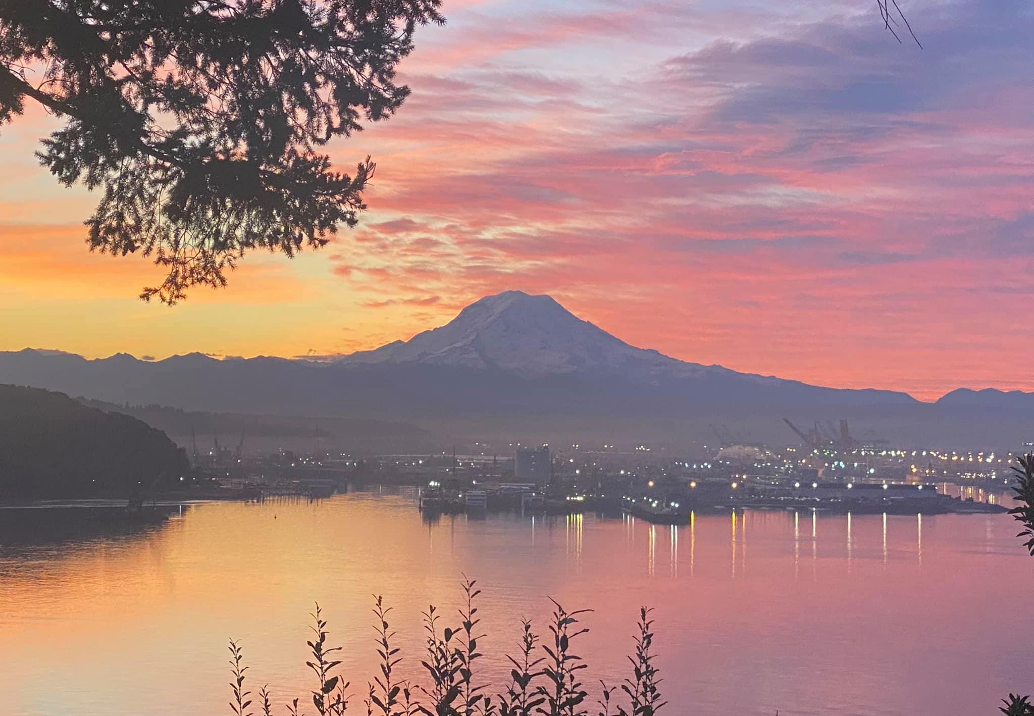 Mount Rainier Viewpoints | Scenic Spots Outside the National Park