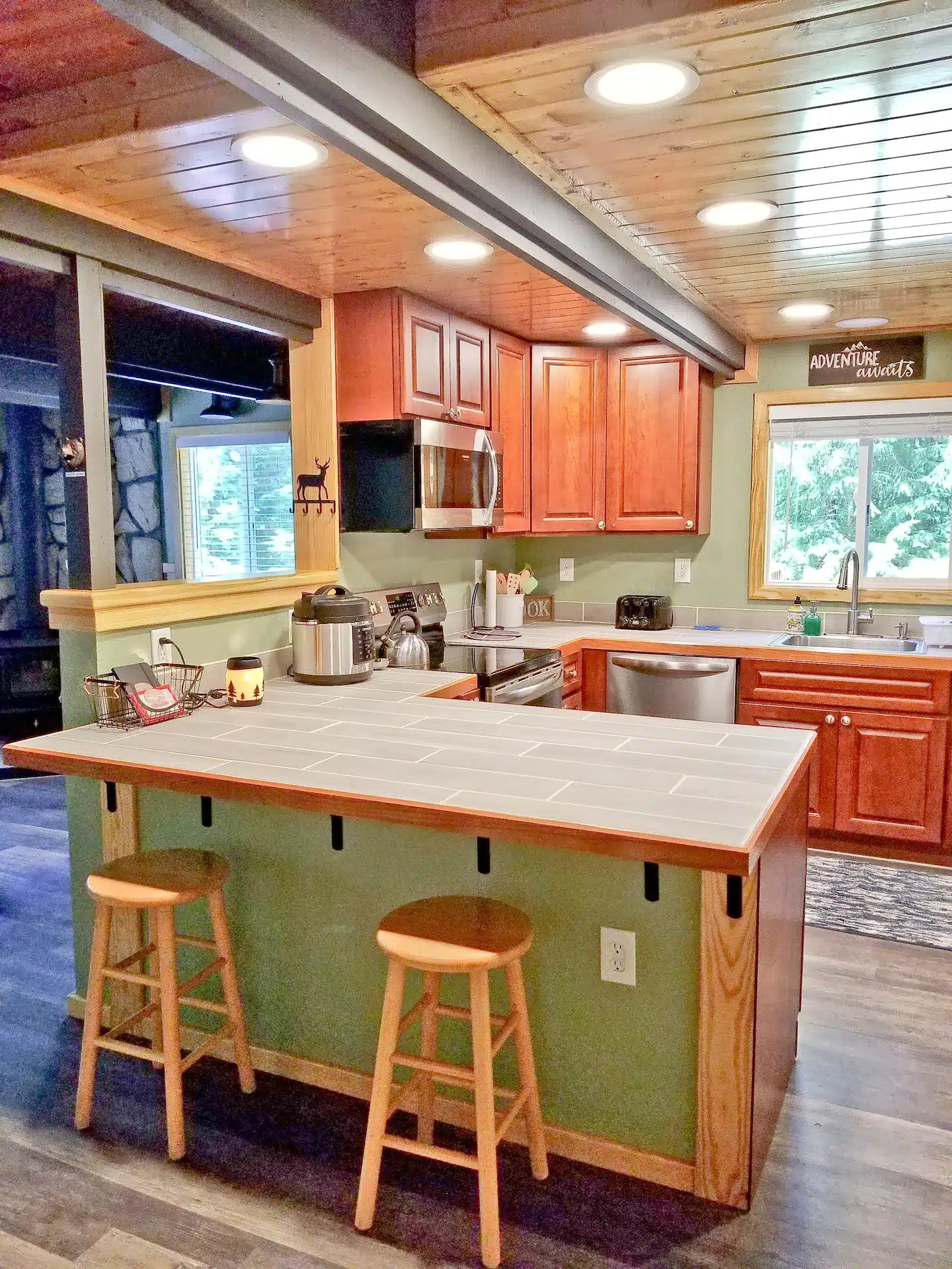 Elk View Lodge - Visit Rainier