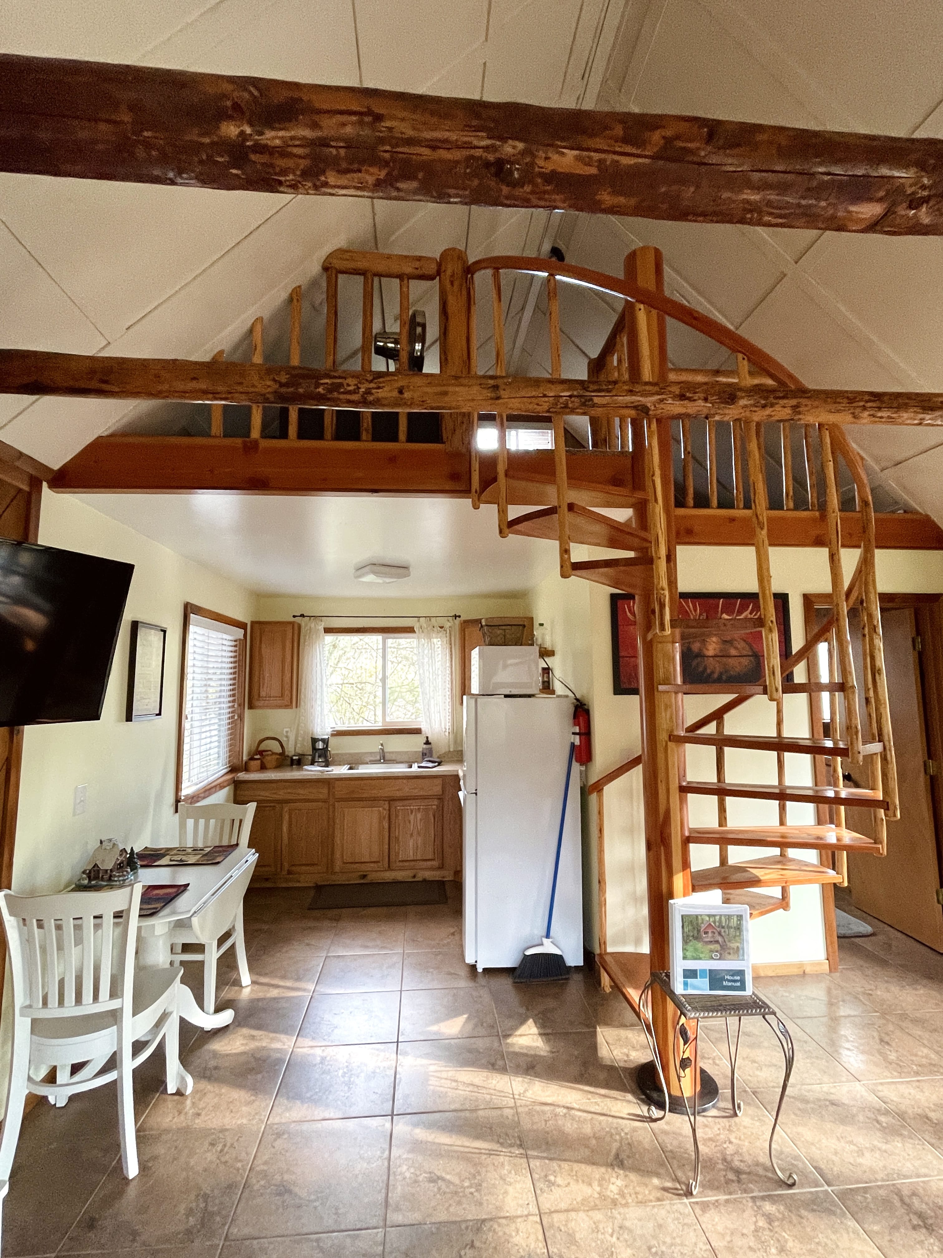 Ashford's Little Red Cabin - Visit Rainier