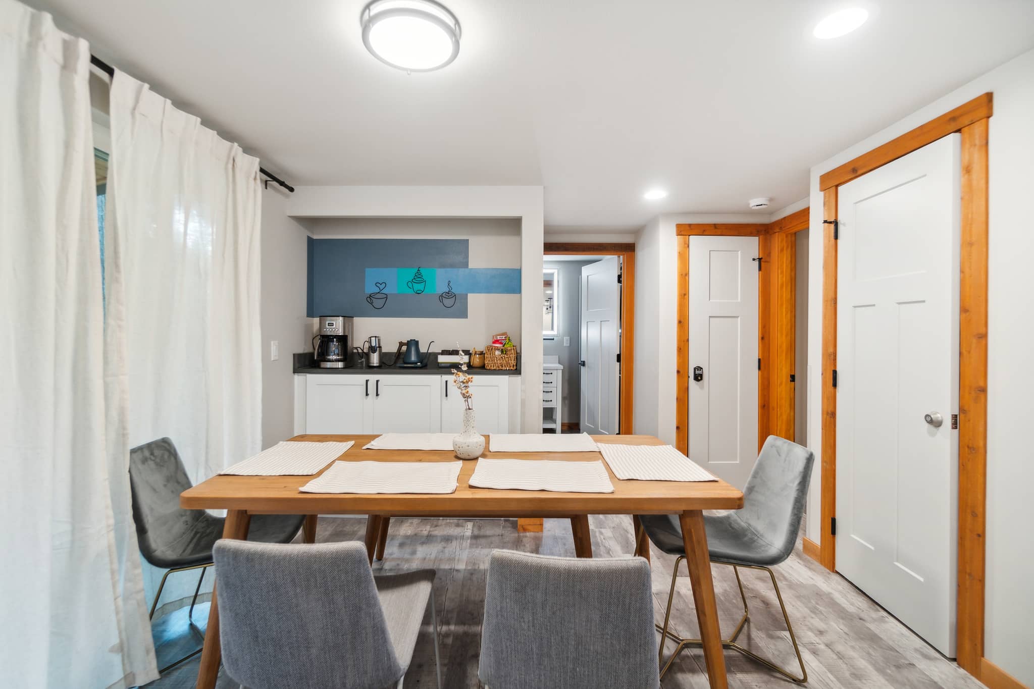 Elizabeth's at Mount Rainier - Visit Rainier